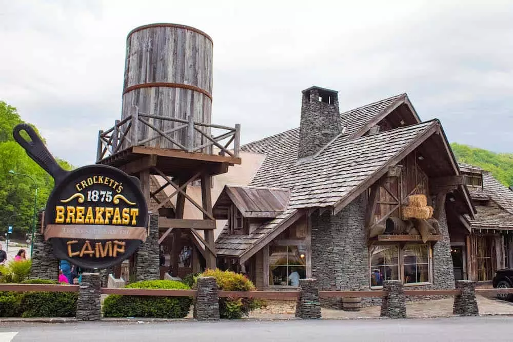 3 Reasons Why You Should Eat Breakfast at Crockett’s Breakfast Camp