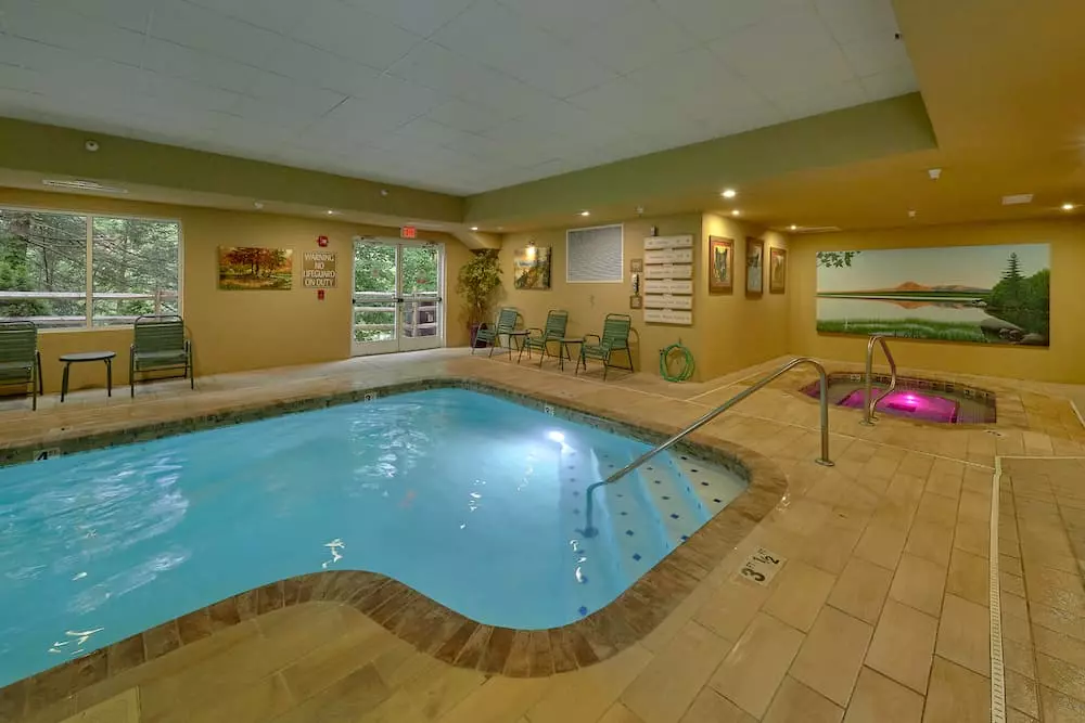 3 Reasons Why Visitors Love Our Gatlinburg Hotel with a Hot Tub